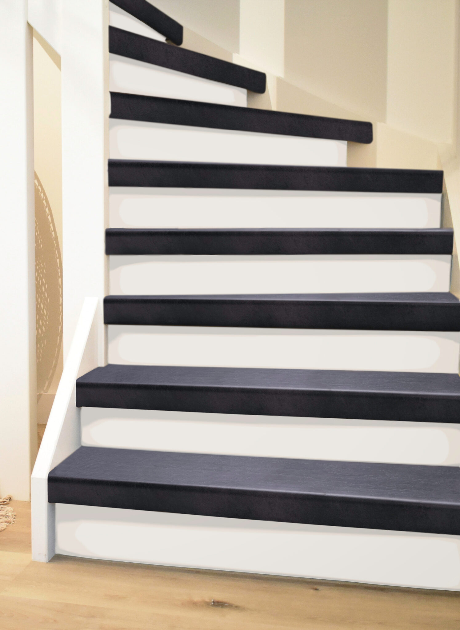 Traprenovatie met PVC trapbekleding - Vloeren & Trappen